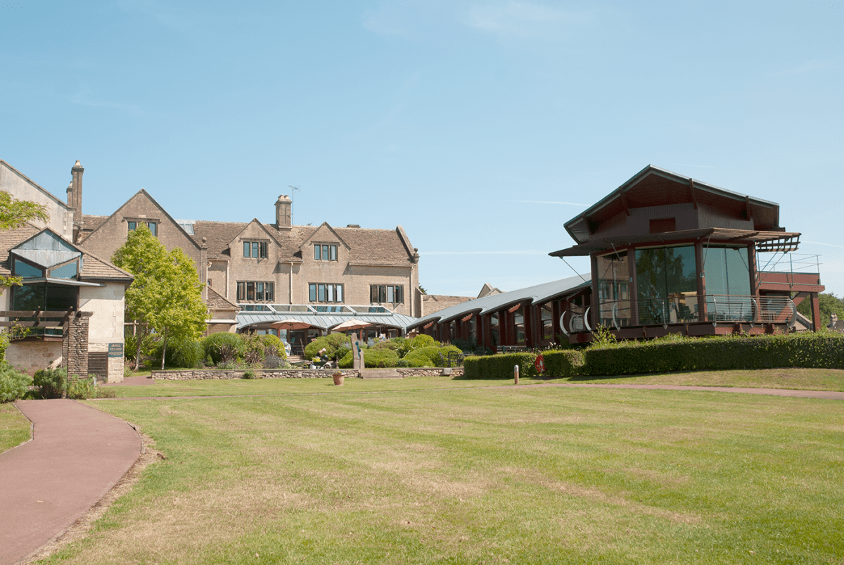 £1900 raised for Dorothy House Hospice – Freshlook Engineering ...